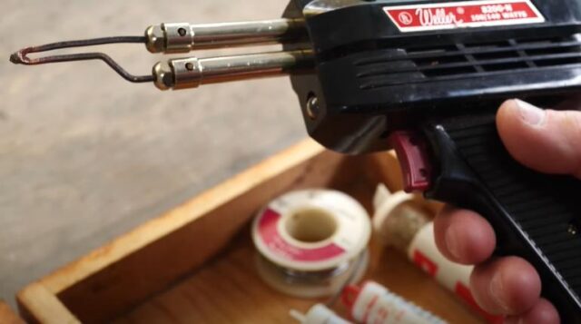 What are the different types of soldering irons? | INNOVACERA